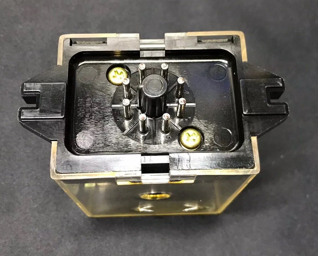 Omron MM2XP-JE 200/220VDC 8 Pin Plug In DC Switching DPDT Relay MM2 X P ...