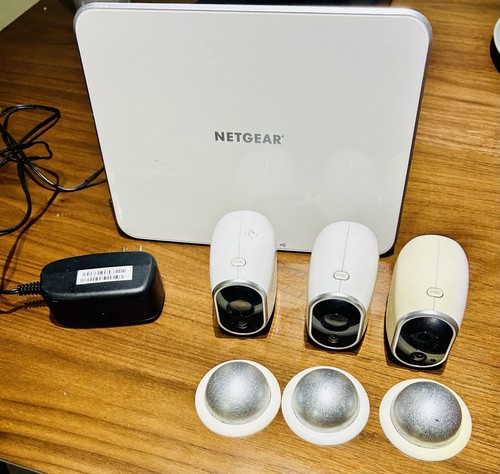 Netgear Arlo Base Station Wi-Fi Router VMB3000 With 3 Cameras VCM3030 ...