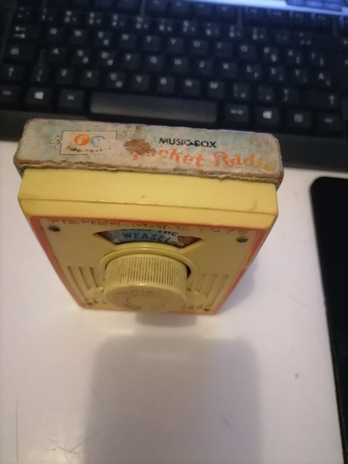 Vintage 1972 Fisher Price 775 Music-Box Pocket Radio ``Pop Goes The ...