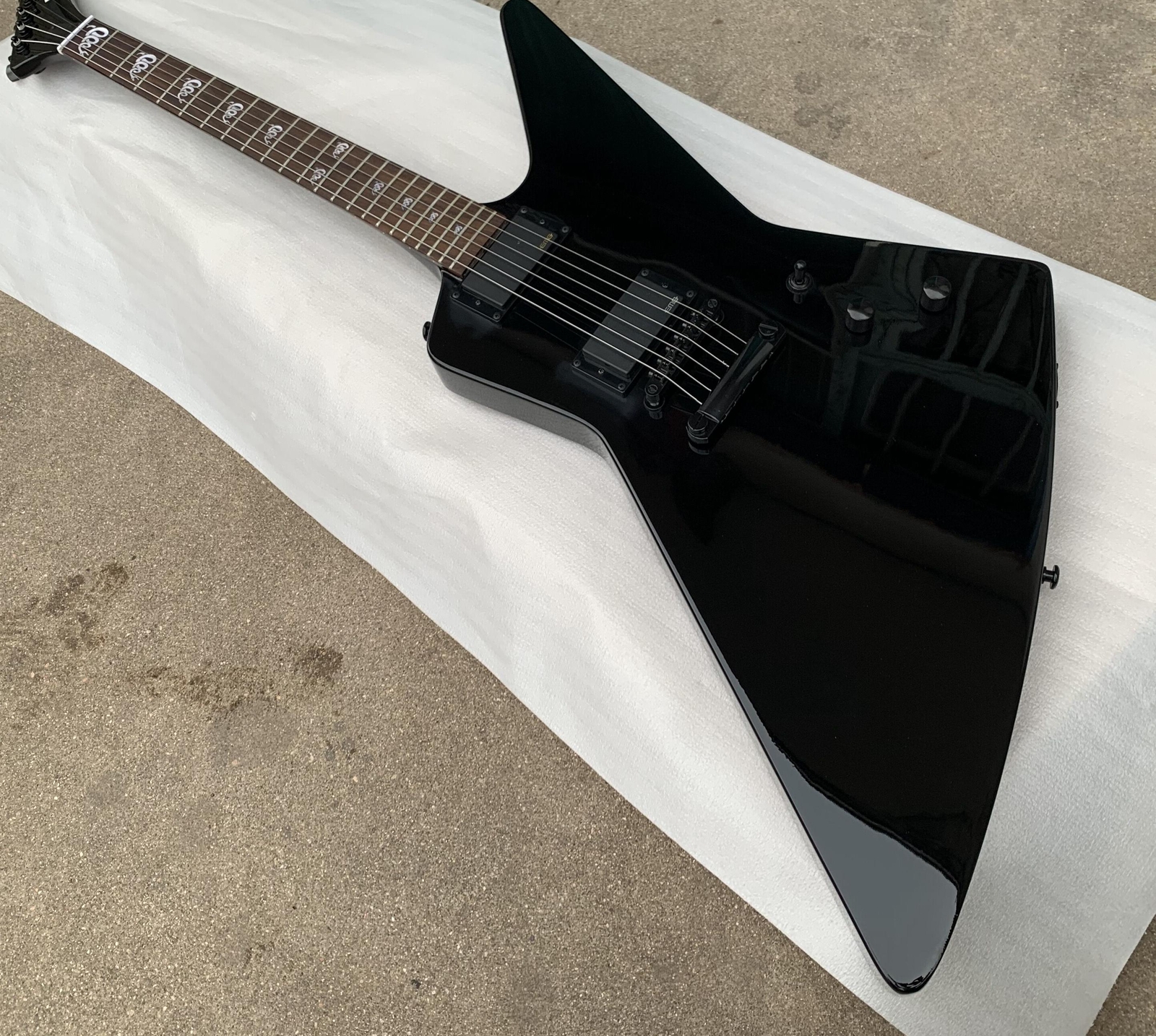 Gloss Black Explorer Electric Guitar Snake Inlay EMGActive Pickup Black ...