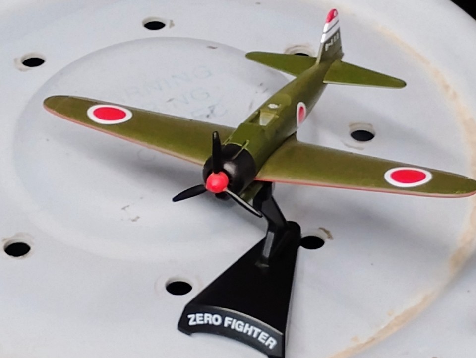 WW2 Japanese Mitsubishi ZERO A6M2 Diecast WWII Fighter Plane w Display ...