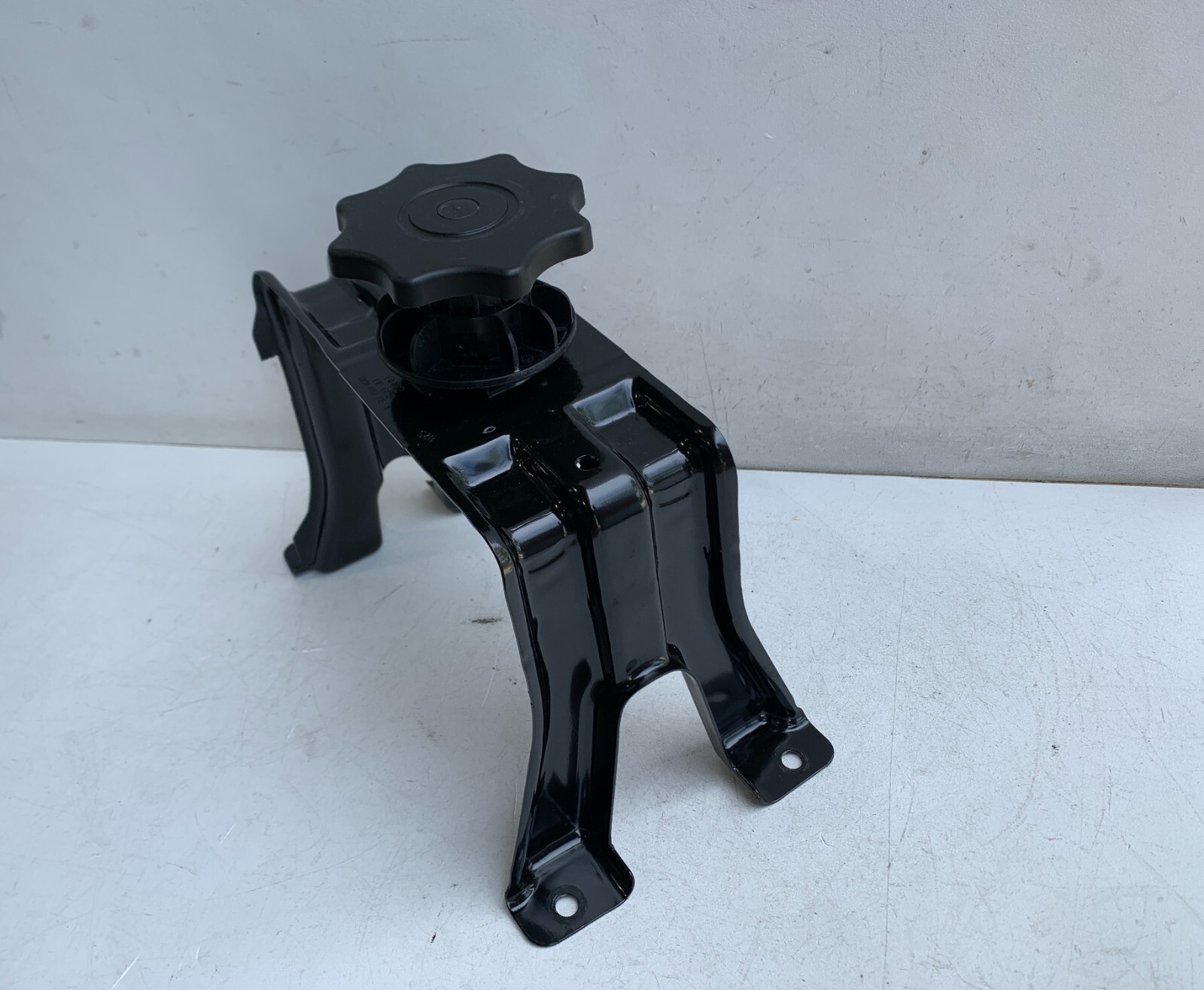 2008-2016 AUDI A5 SPARE TIRE HOLDER CARRIER BRACKET W/ RETAINER BOLT ...