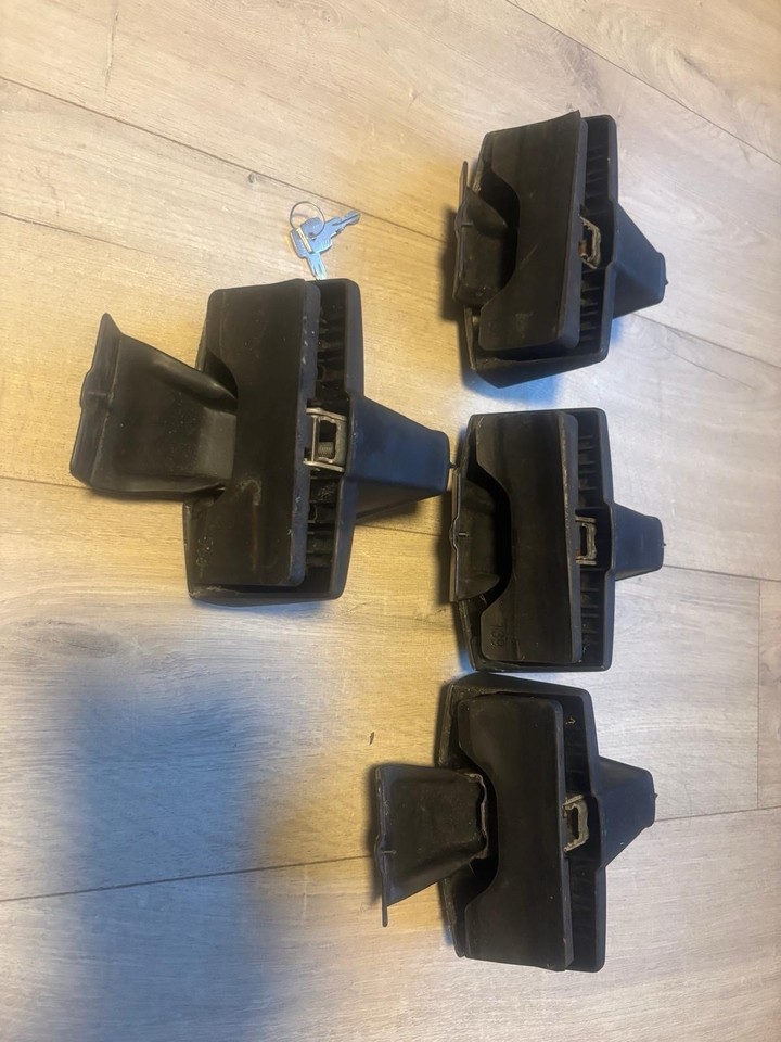 Thule Evo Clamp Footpack 7105 + Kit 5026 with Keys – Used – Vauxhall ...