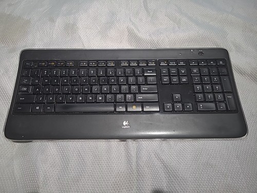 Logitech K800 (Y-R0011) Wireless Illuminated Keyboard | No Receiver For ...