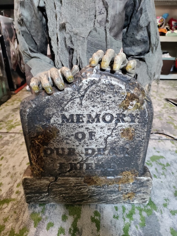 SOLD OUT ....Spirit Halloween 3 Ft Gravestone Ghoul Animatronic Zombie ...