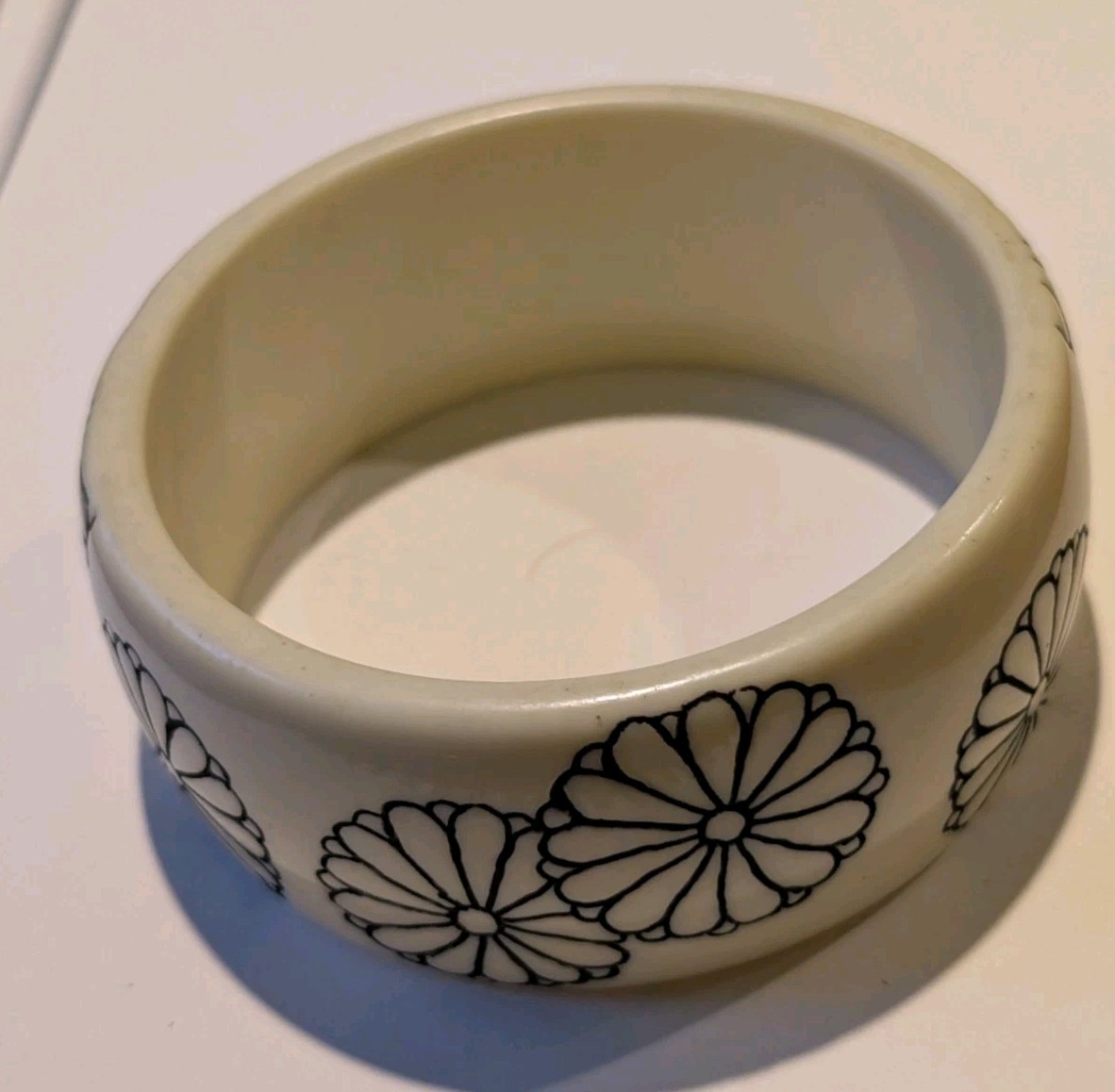 1960's 🌼Daisy Cream color Mod, Art Deco, Chunky Bang… - Gem
