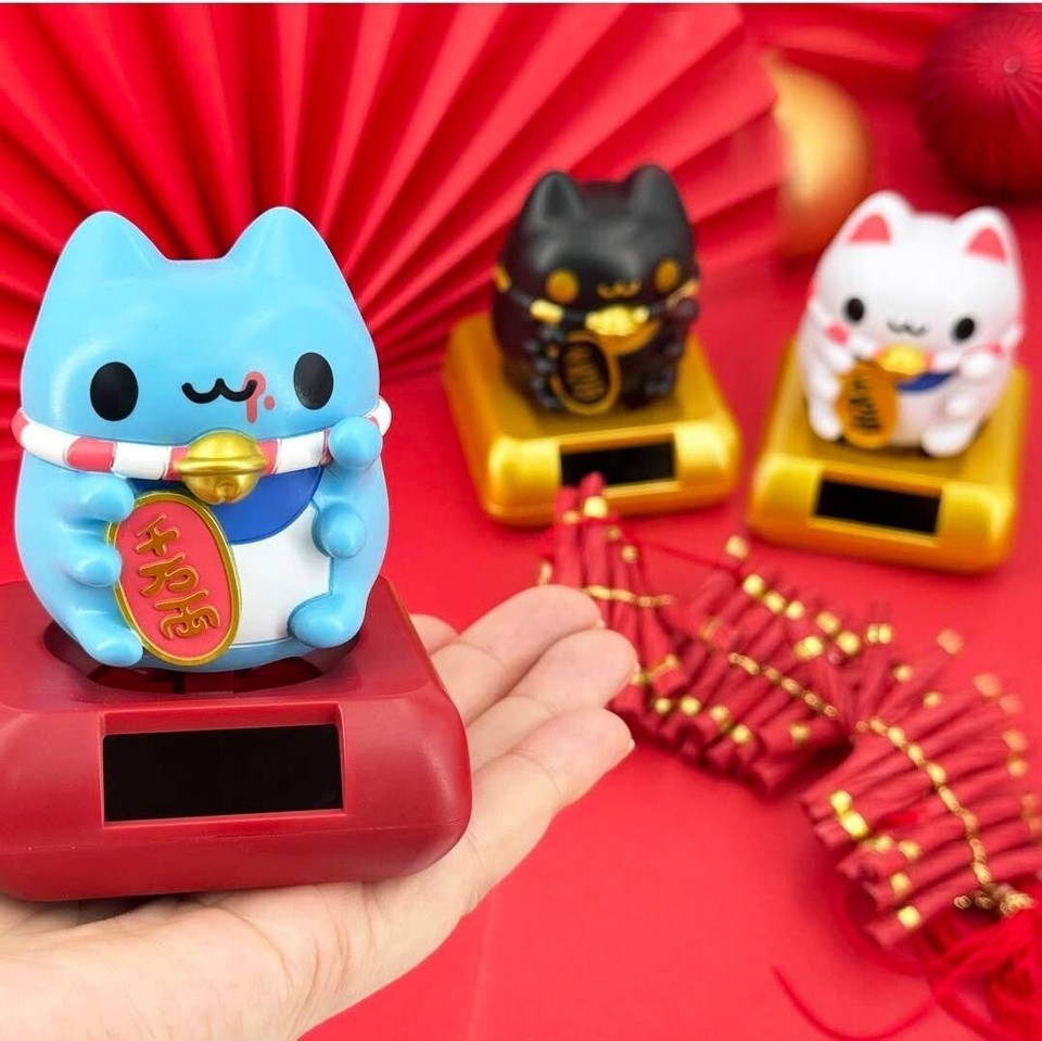 Bugcat Capoo Solar-Powered Waving Lucky Figurine (Random 1 out of 3 ...