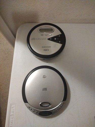 Emerson Portable CD/MP3 Player HD8120 & Durabrand Model CD 566 Both ...