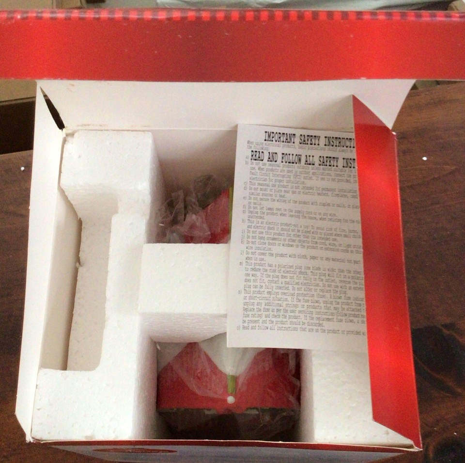 Disney Dept. 56 Minnie's Dress Shop Mickey's Christmas Village W/Box ...