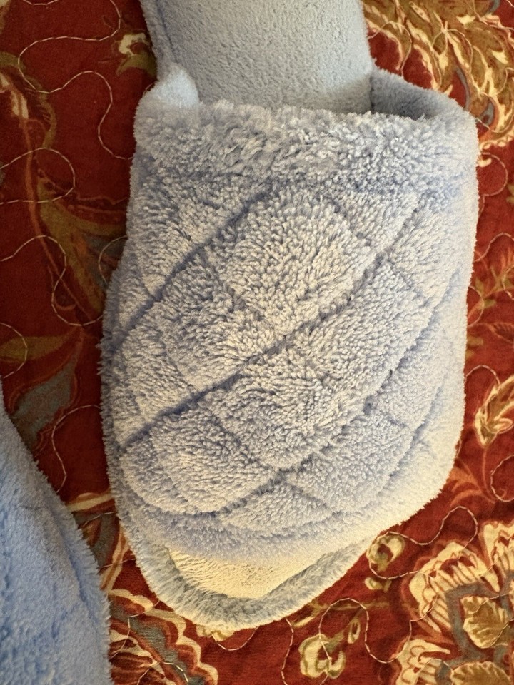 Women’s Dearfoams Light Blue Slippers 7-8 | eBay