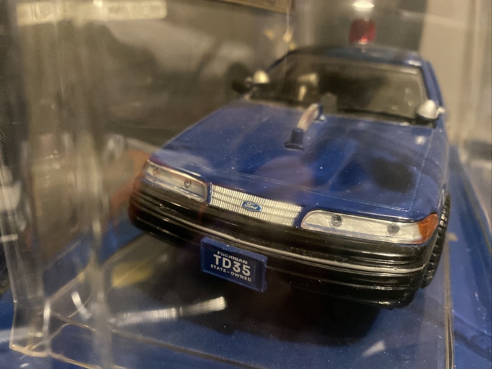 Code 3 Police Car Ford Crown Victoria 1/24 Michigan State Patrol W ...