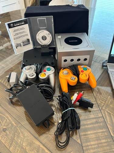 Nintendo GameCube Silver w/ GB Player & Disc, 2 Controllers & Pokemon ...