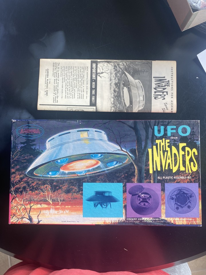 1968 AURORA #813-150 UFO From The Invaders Model Kit. Not In Original ...