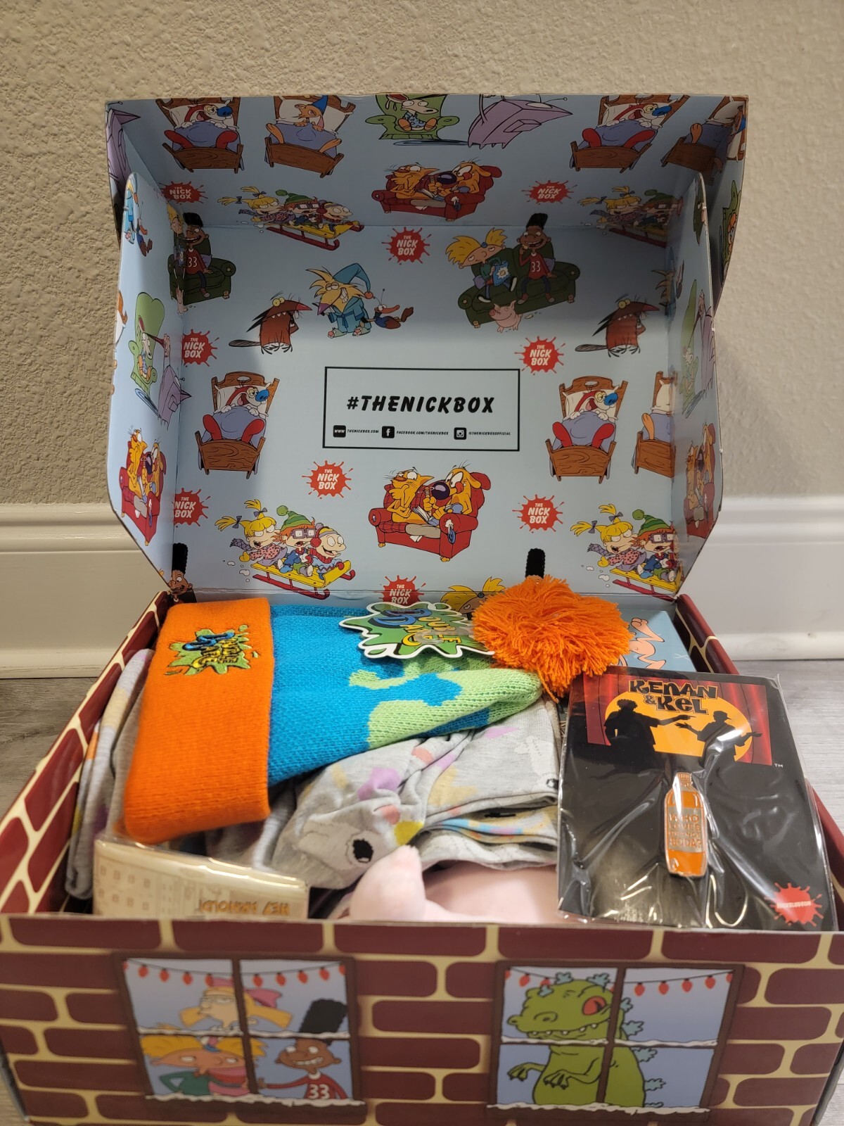 The Nick Box Winter 2017 New In Box Size M | eBay