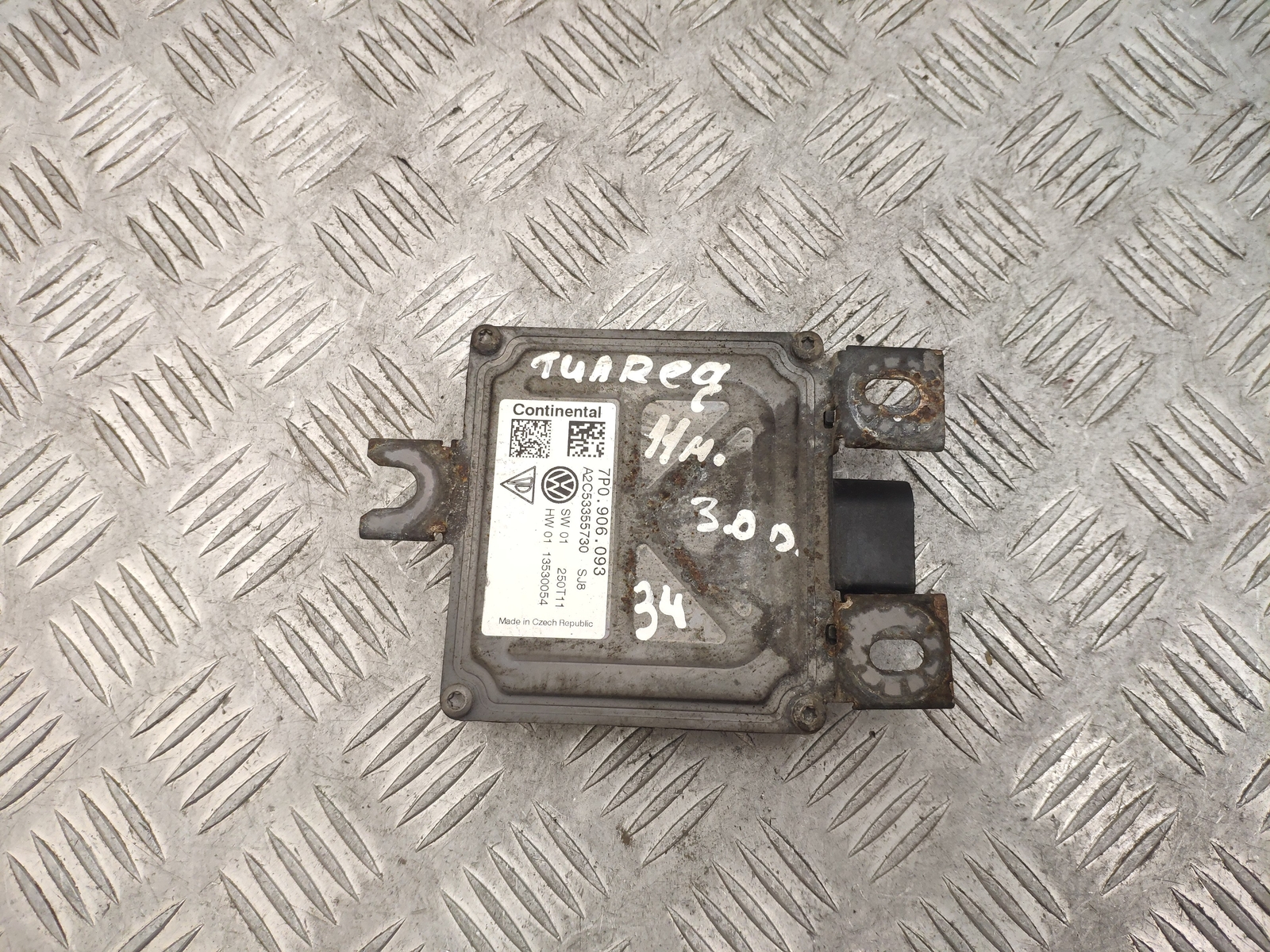 Fits Volkswagen Touareg Fuel Pump Deliver Controller 2011-2012 ...