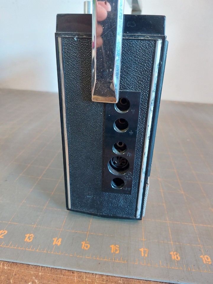 VINTAGE GRUNDIG SOLID STATE AM/FM SHORTWAVE RADIO Broken Not Working | eBay
