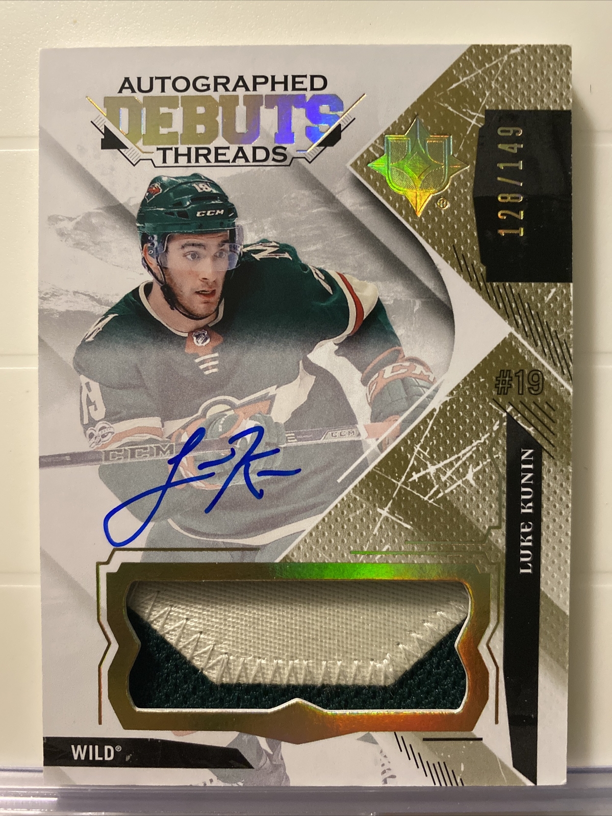 2017-18 Ultimate Collection Debut Threads Patch Auto Luke Kunin #128/ ...