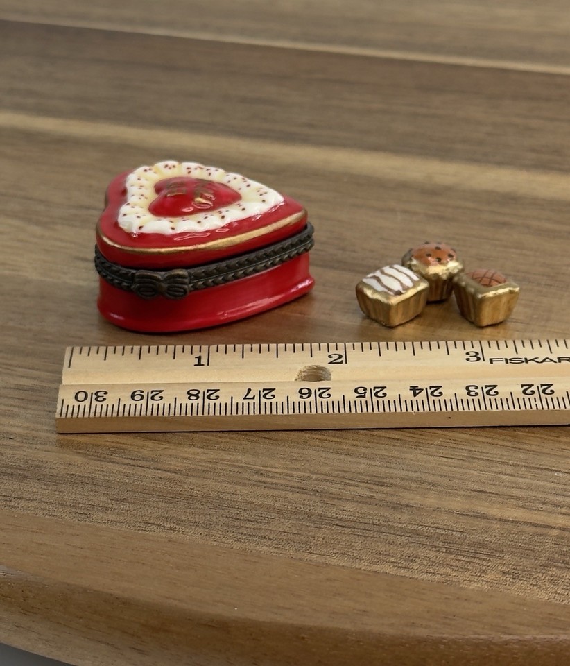 PHB Porcelain Hinged Trinket Box Heart Shaped Be Mine With Candies ...
