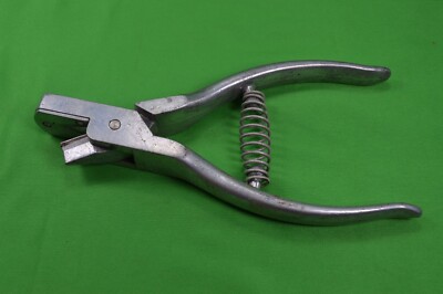 IDEAL Ear Notching Tool Punch,Swine,Cattle Preowned | eBay