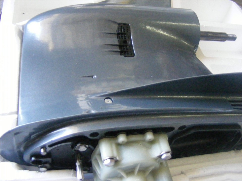 Yamaha 4 Stroke F 225 Lower Unit Right H. Casing 30" Shaft Gearcase ...