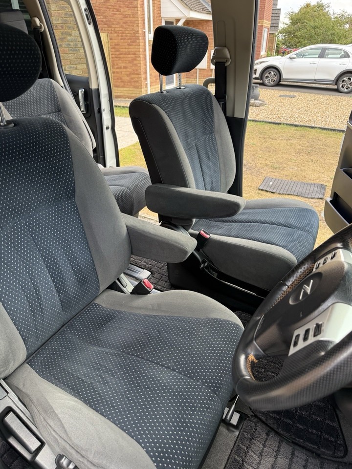 Nissan Elgrand E51 Rider 3.5 V6 Pearl White 68k Miles Twin power doors | eBay UK