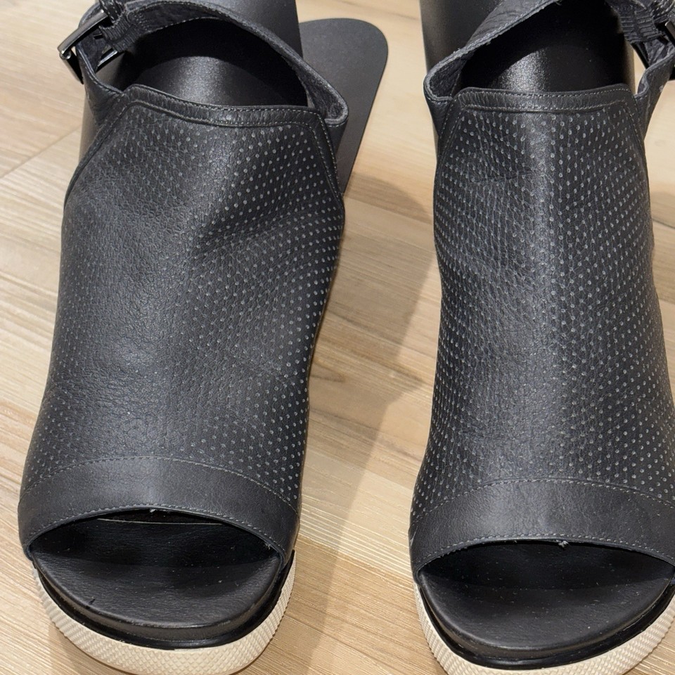 Eileen Fisher Gray Leather Cut Out Peep Toe Sandals 7.5 Preppy Classic ...