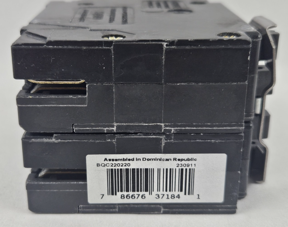 Eaton BQC220220 20A/20A 2-Pole Quadplex Tandem Plug-In Breaker Common ...