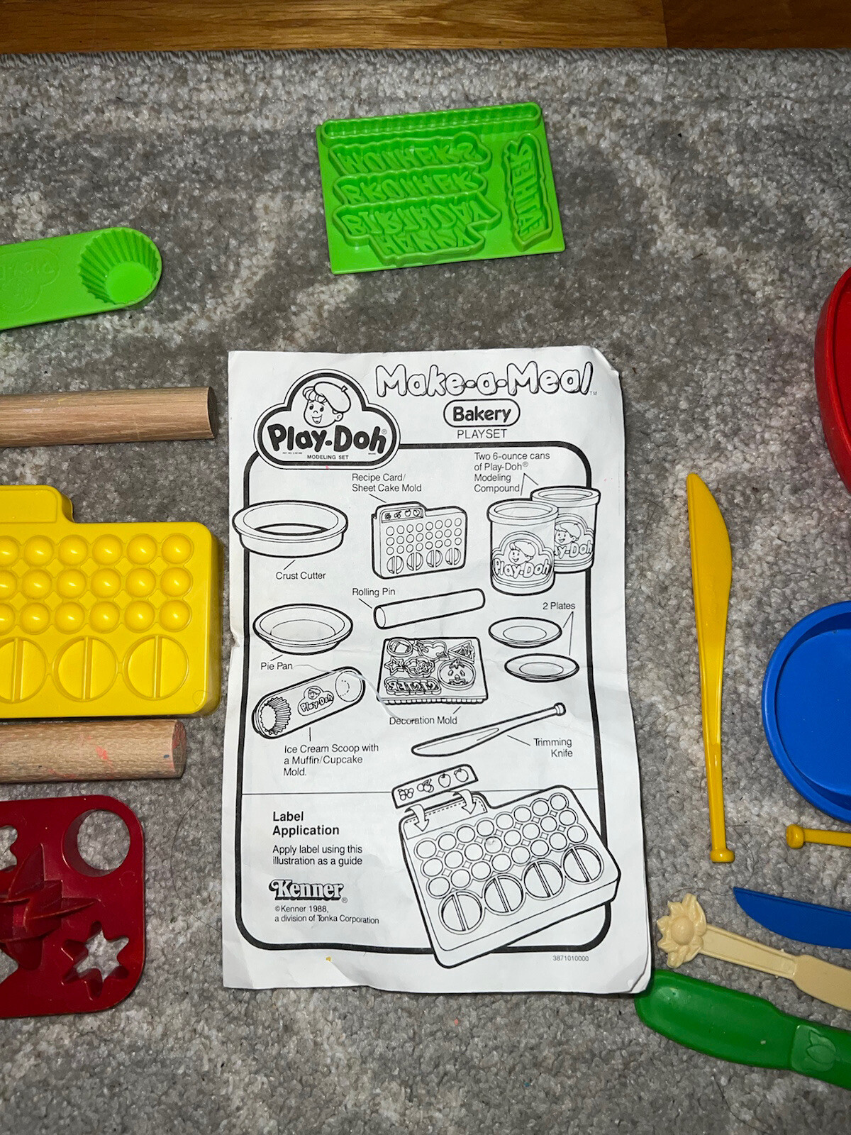 Vintage Play Doh Make a Meal Factory Bakery Incomplete but with extra ...