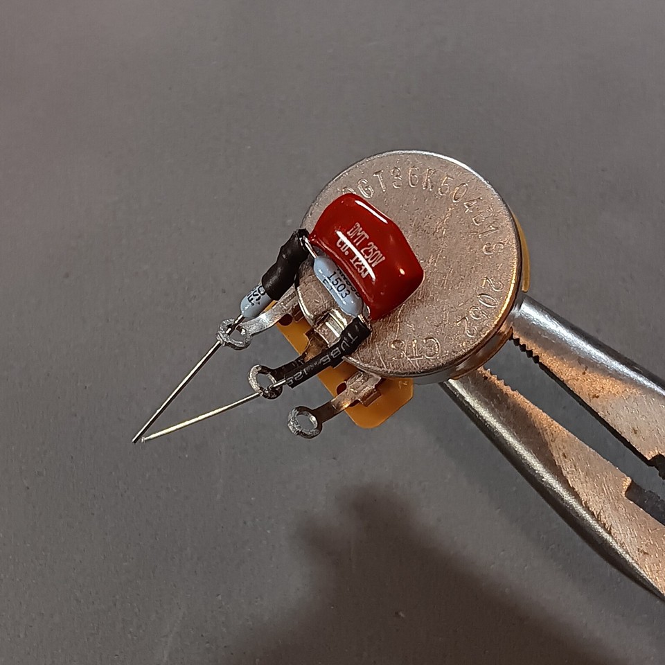 TREBLE BLEED "Fender Style" Dark Art #6, MPF cap, 150K PHILIPS MF, 20K ...