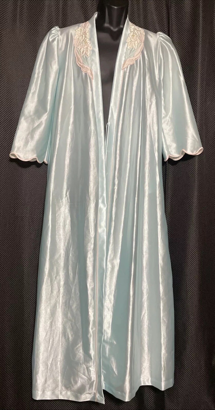 Vintage Lorraine Blue satin dressing gown robe embro… - Gem