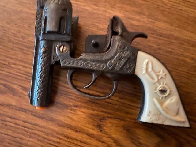 VINTAGE GENE AUTRY KENTON CAST IRON CAP GUN ENGRAVED 1950'S VERY RARE ...