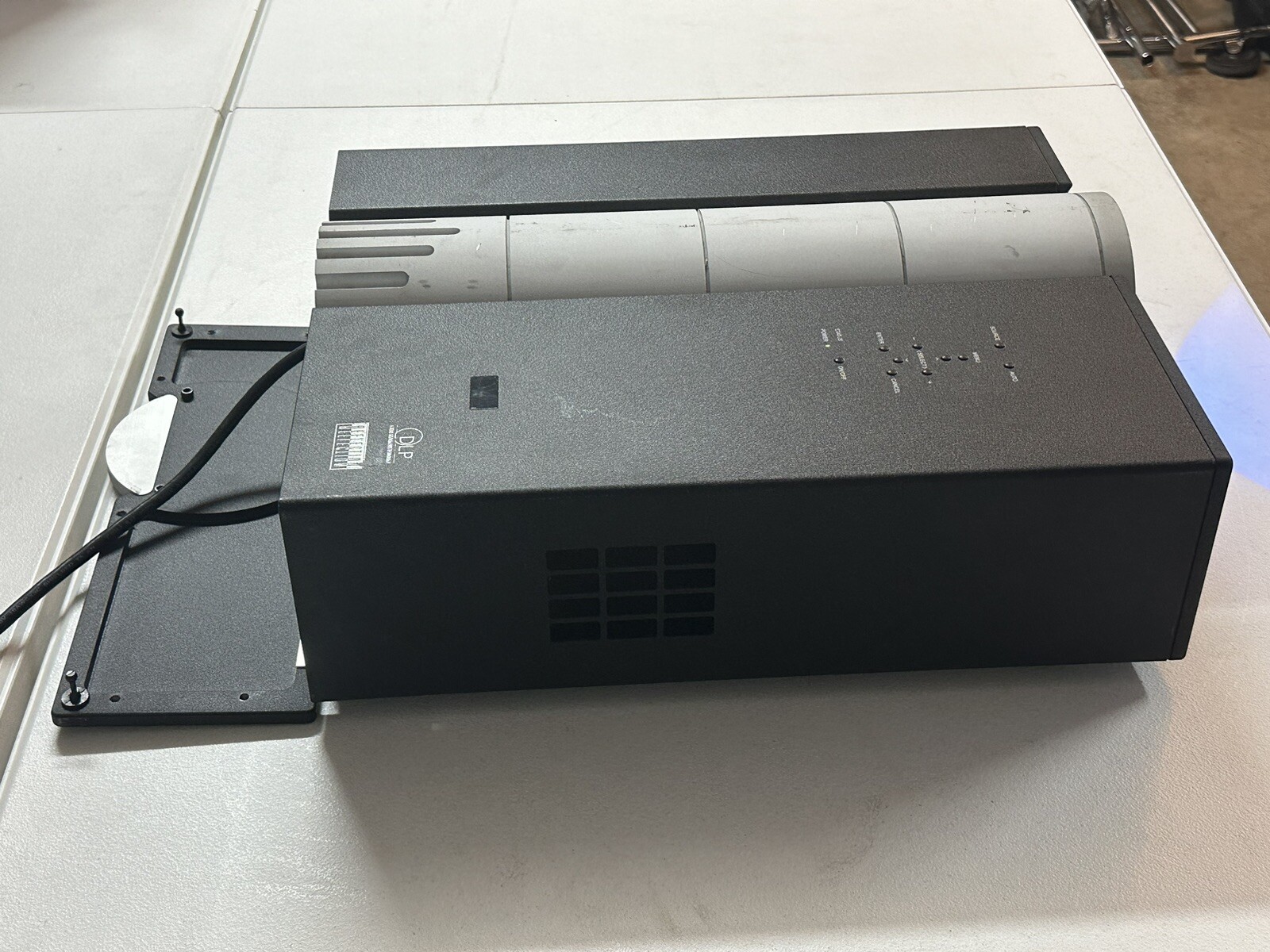 RUNCO VX-1C WideVision DLP Reflection Home Theater Projector - Works ...