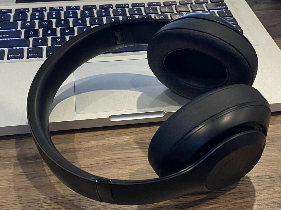 Apple Beats By Dr Dre Apple Studio 3 Bluetooth Wireless Headphones ...