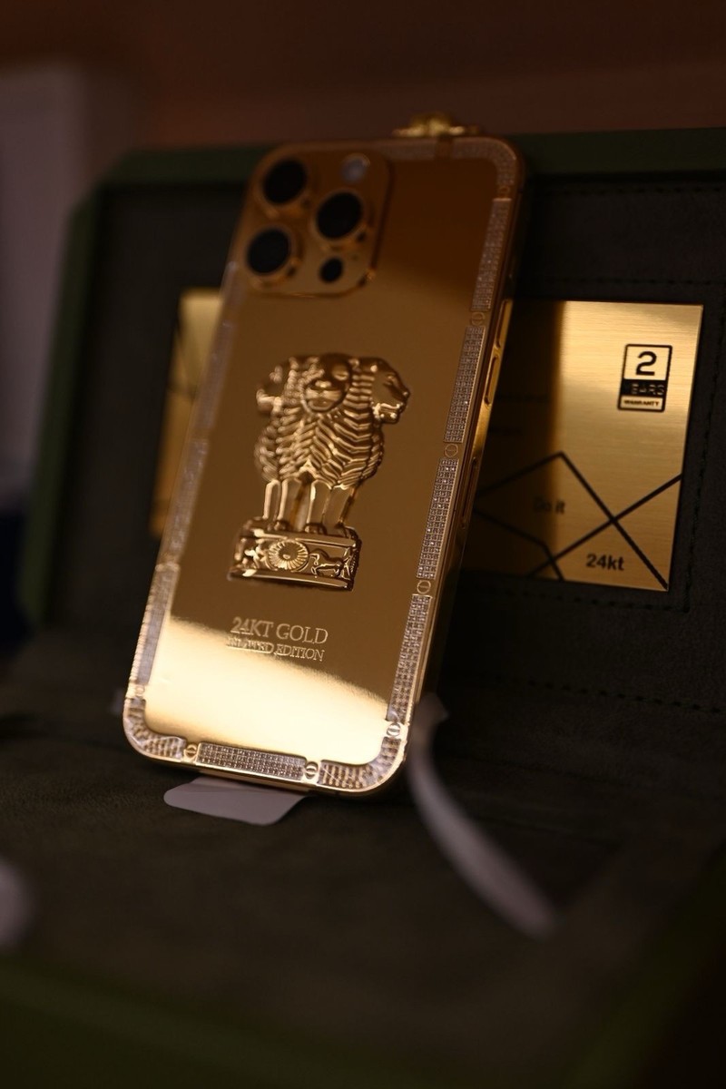 Real Gold Iphone 17 Pro Max