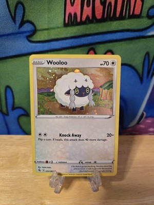 Wooloo Cosmos Holo - 222/264 - Fusion Strike Pokemon 2021 W Sleeve ...
