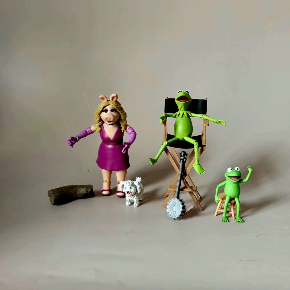 Diamond Select Toys Best of The Muppets Series set featuring Miss Piggy ...