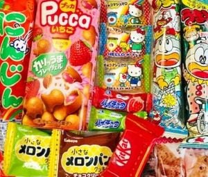Japanese Candy Cute Set Strawberry Chocolate Kitkat Cookies Hi-Chew ...