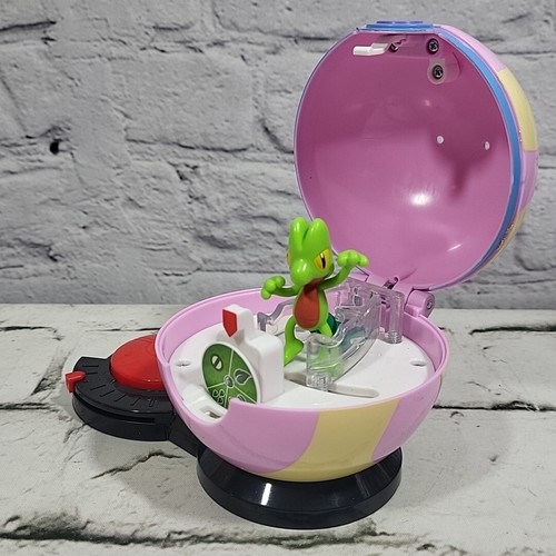 Pokemon Surprise Attack Treecko Figure In Pink Pokeball 2021 Jazwares ...