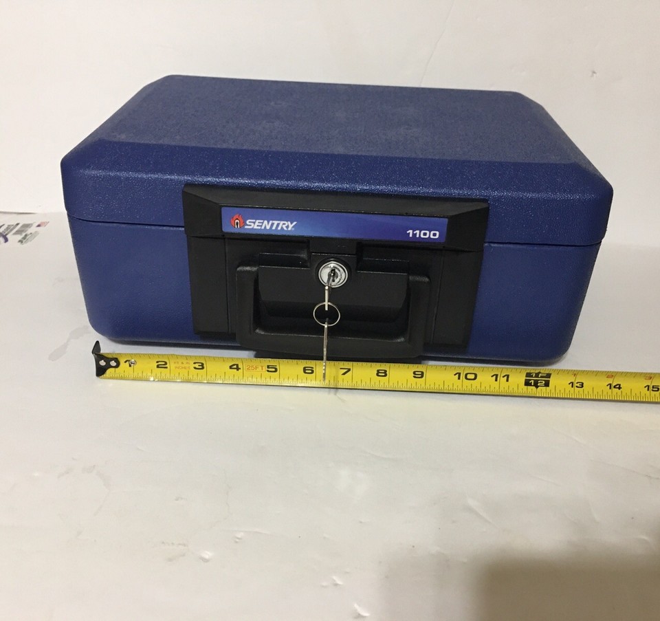 Sentry 1150 Fireproof & Waterproof Safe Chest Lock box Box 2Keys One ...