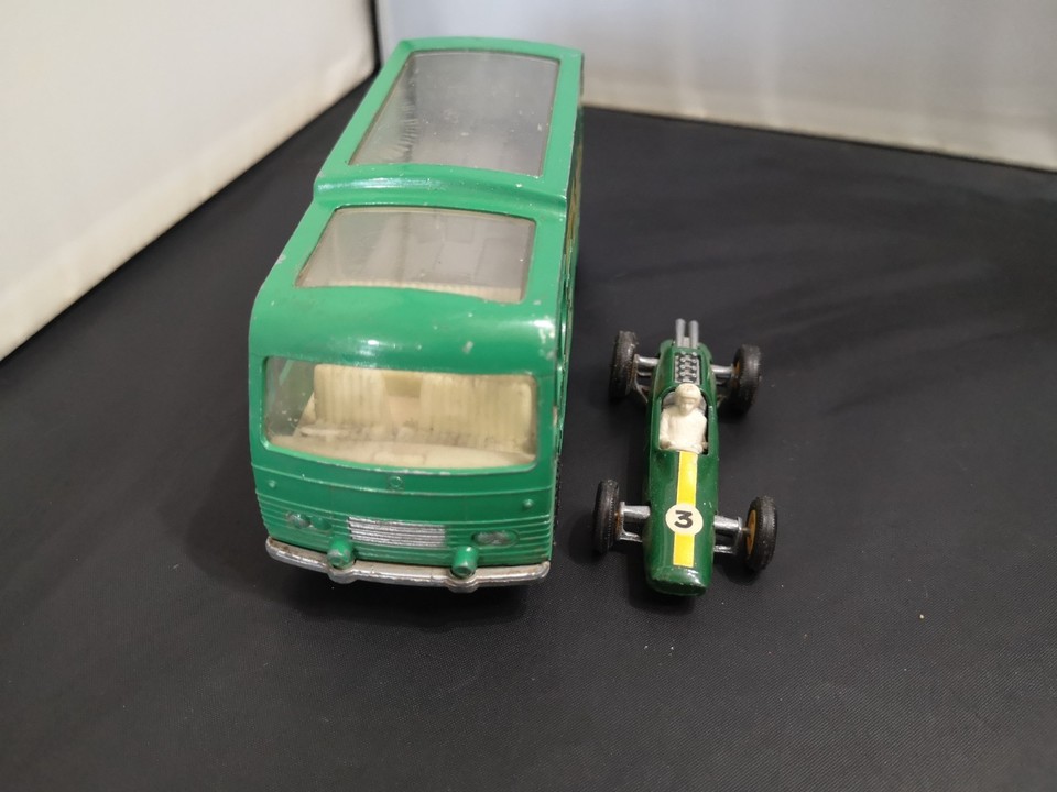 M651-MATCHBOX KING SIZE K-5 RACING CAR TRANSPORTER WITH LOTUS RACING ...