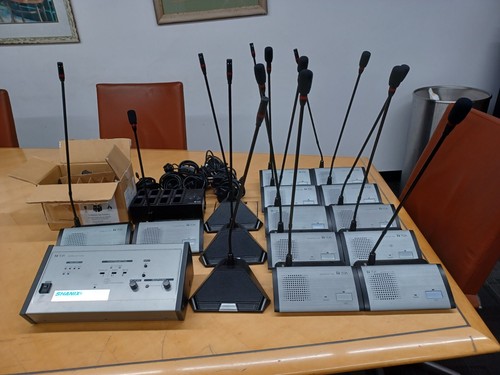 LOT OF TOA DELEGATE CONFERENCE SYSTEM UNITS W/ MICROPHONES TS-800 TS ...