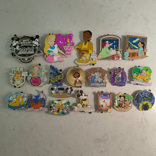 Disney exchange badges come in groups of 20 pins | eBay