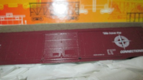 ROUNDHOUSE HO Scale Train Car "DTI 16498 We have the Connections ...