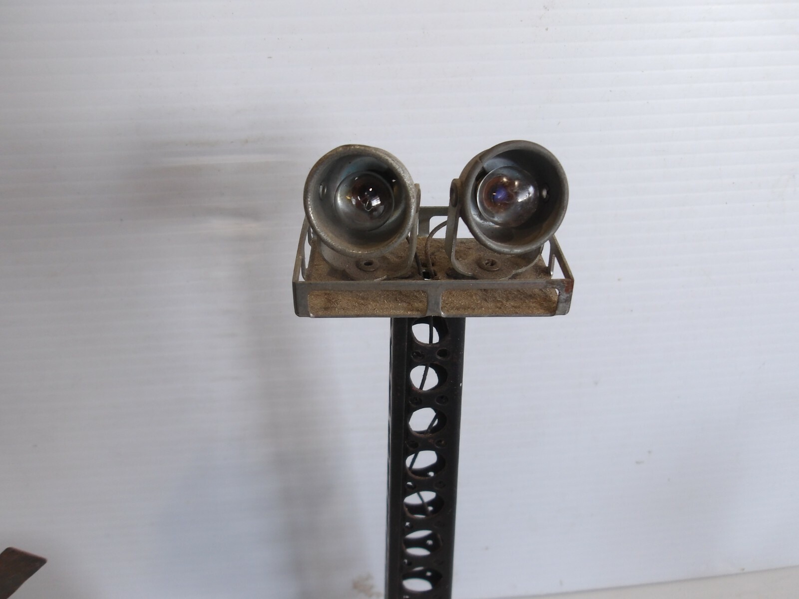 VINTAGE MARX Railroad Crossing, & Towering Spotlight, Bulbs work(7469 ...