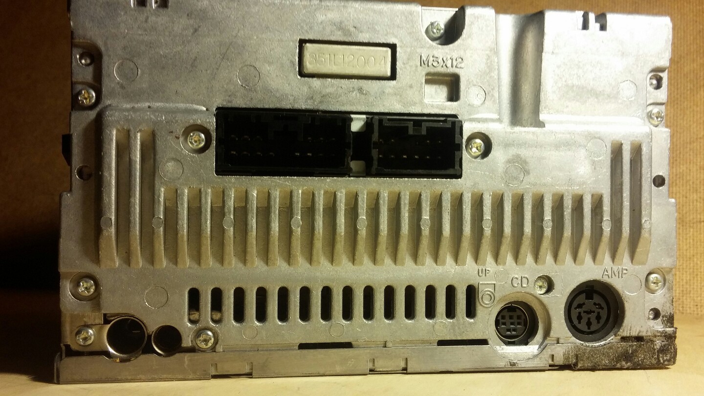 1998-2000 Volvo V70 S70 V70XC V40 OEM CD Cassette Player Radio w/ code ...