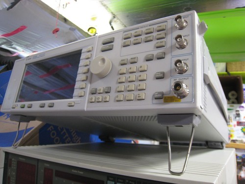 Agilent E4422B ESG Signal Generator 250kHz- 4GHz USA! | eBay