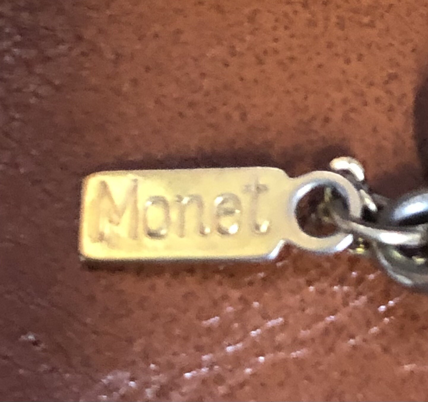 Vintage MONET Charm Bracelet 7” Gold Tone - Gem