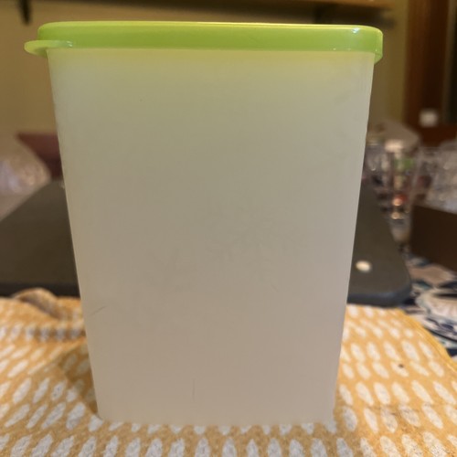 Tupperware Medium Deep Freezer Square Round Set Of 2 With Light Green ...