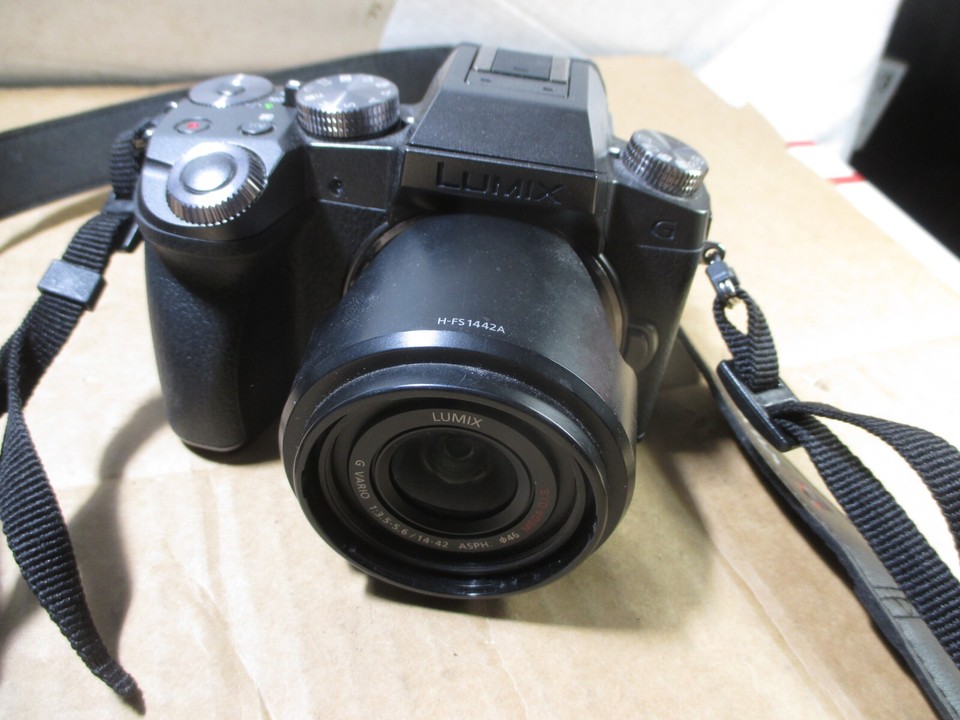 Panasonic Lumix DMC-G7KEB-K DSLM Camera 4K HD Recording 16 MP 14-42mm ...