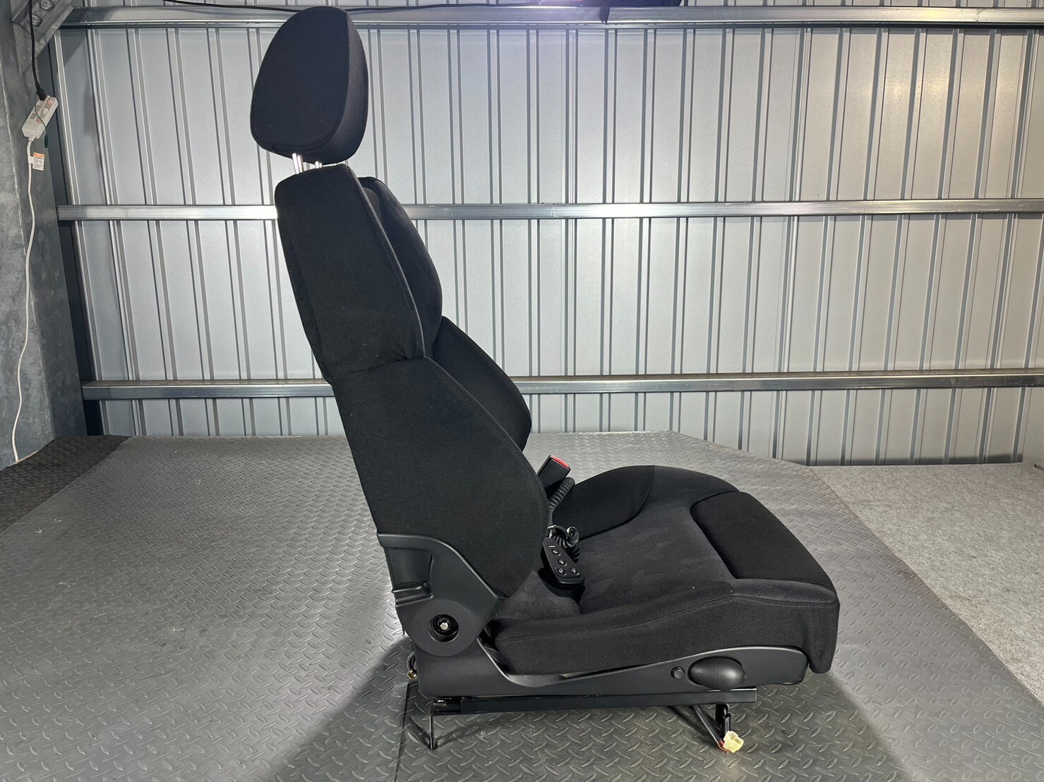 RECARO ST-JC351 R SEMI BUCKET SEAT RIGHT SIDE DRIVERS SEAT RAIL 217.40. ...